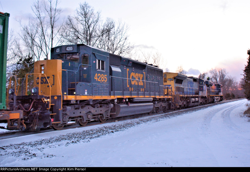 CSX 4285 Q409